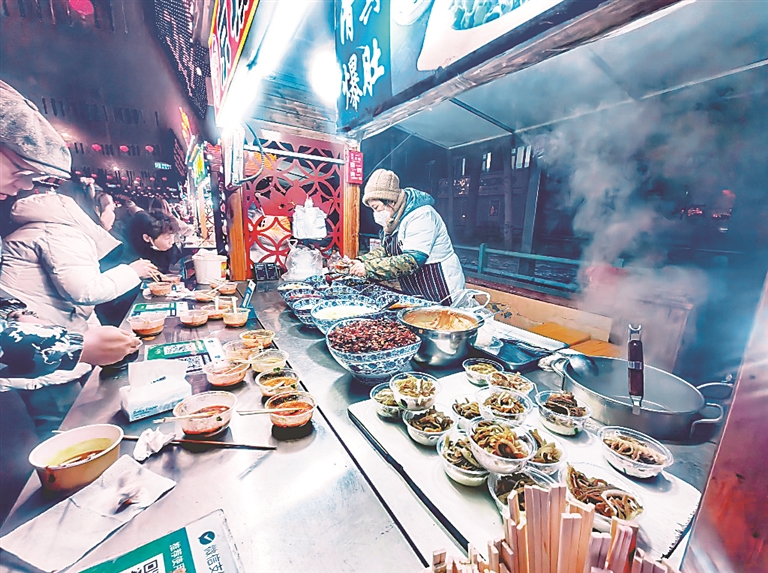 夜市开张品美食